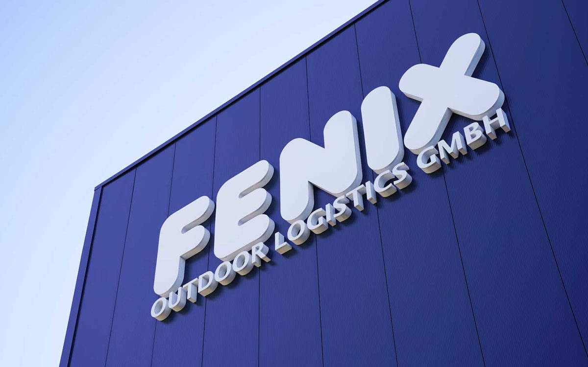 Fenix Outdoor Logistics: Lichtwerbung und Außenbeschilderung